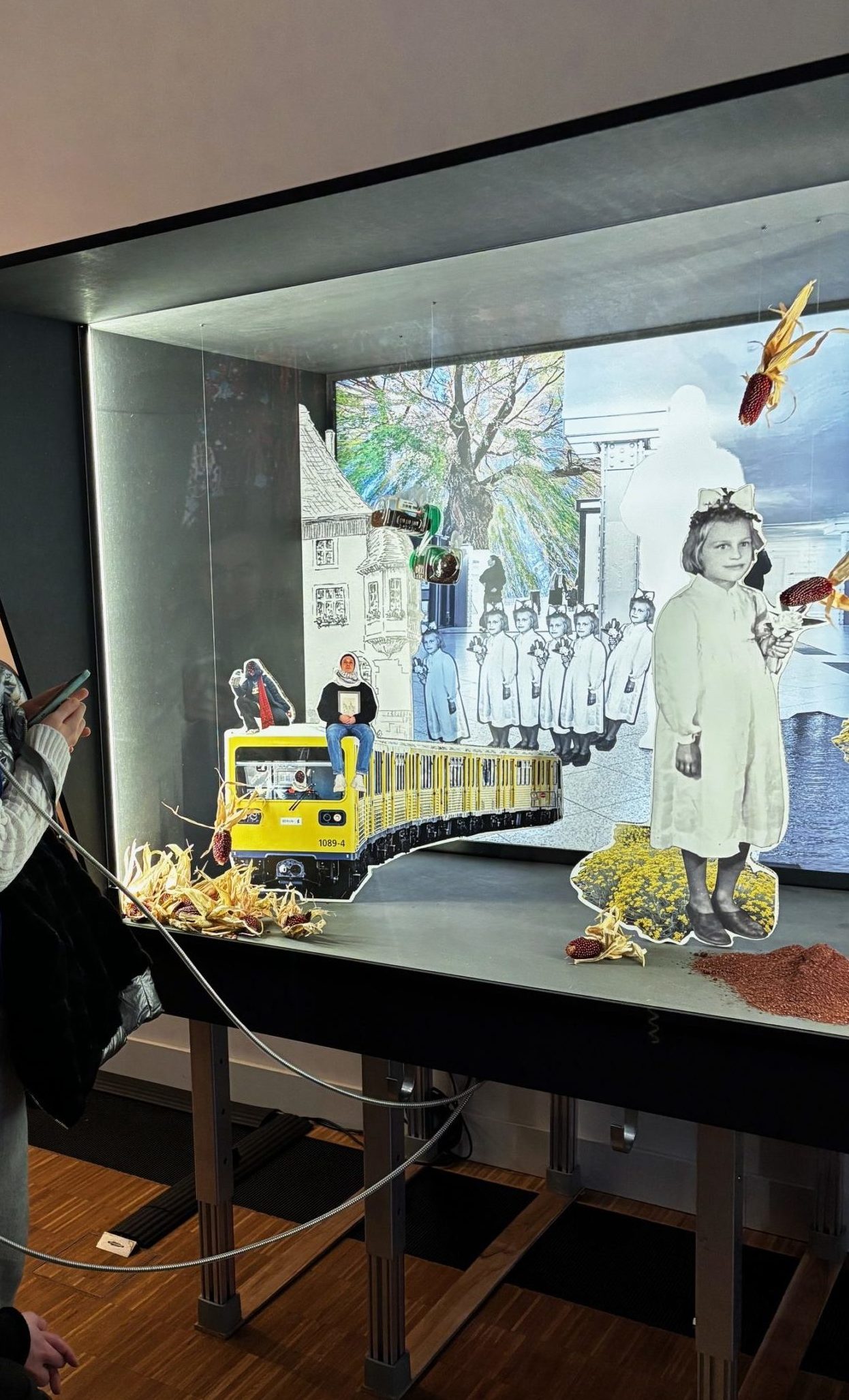 Memory, identity, transmission: an artistic diorama at the Humboldt ...